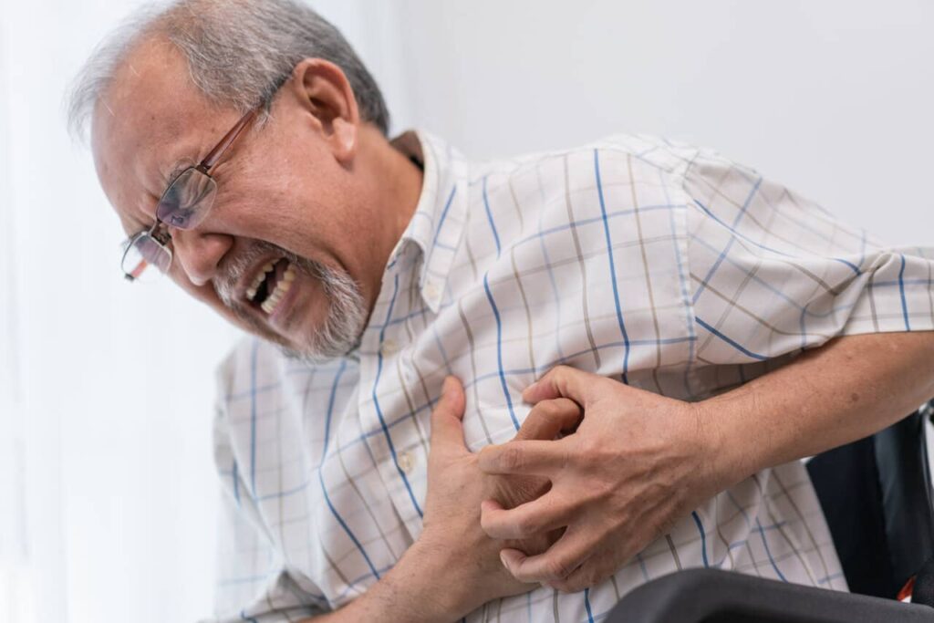 10 příčin píchání u srdce: Kdy jde o infarkt?